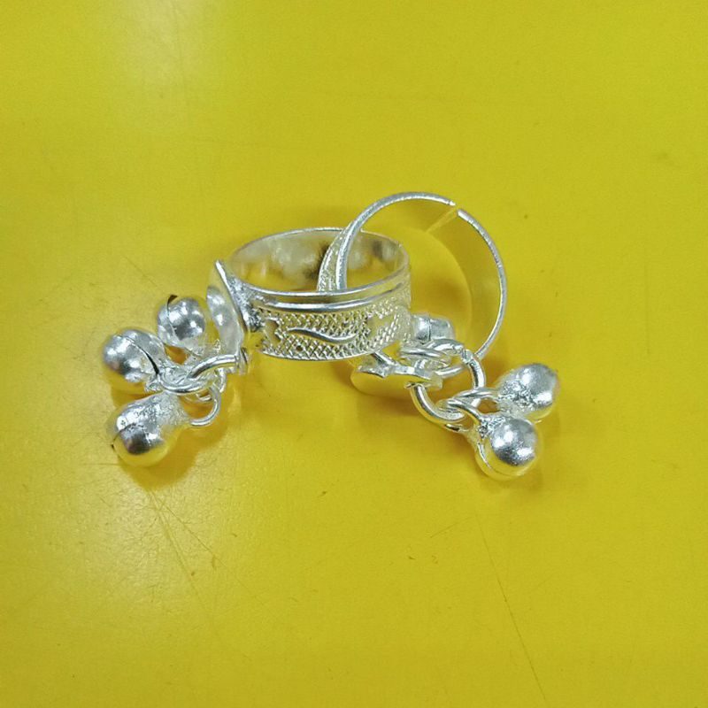 MINJI / TOE RINGS WITH sound | Shopee Malaysia