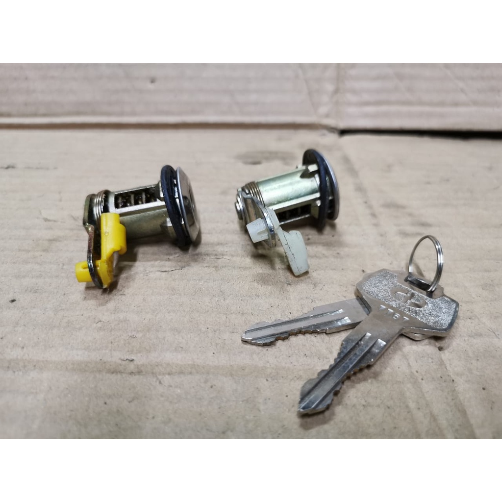 NISSAN VAN C20 DOOR LOCK WITH KEY 1 SET | Shopee Malaysia