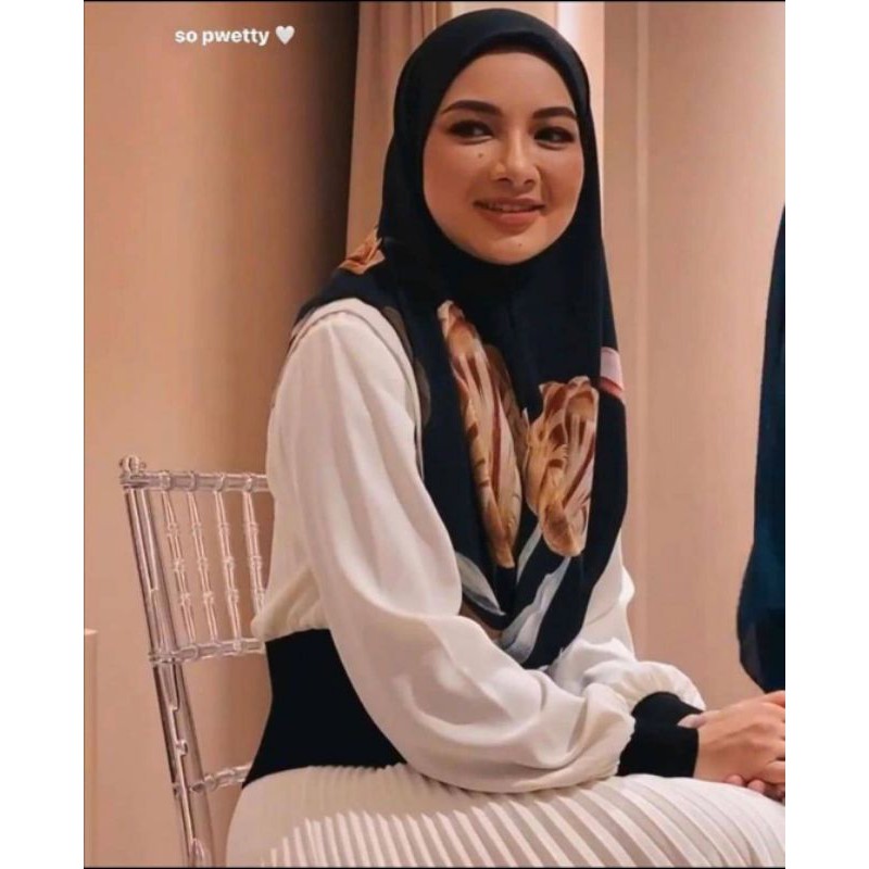 LALIA SQUARE NAELOFAR ORIGINAL WITH NAELOFAR BOX 🌷🌷🌷🌷 | Shopee Malaysia
