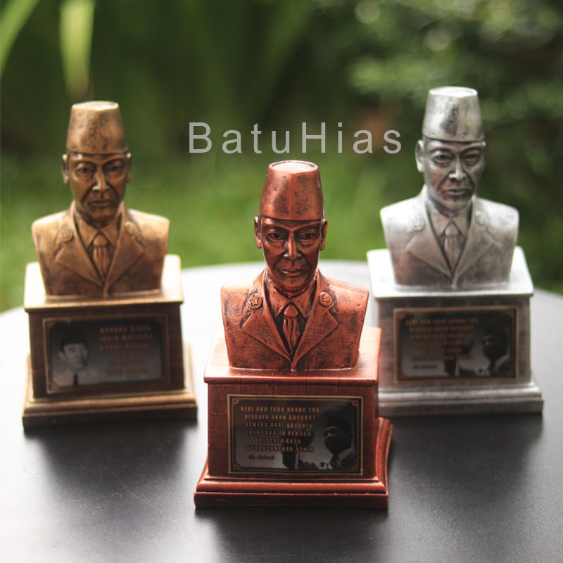 Miniature Half Body Soekarno Statue/Decoration/Souvenir Decoration ...