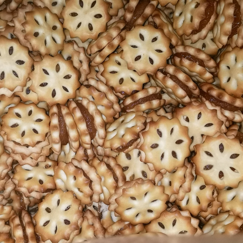 [BISKUT TIMBANG] Mini Golden Pineapple Biscuit (500g) | Shopee Malaysia