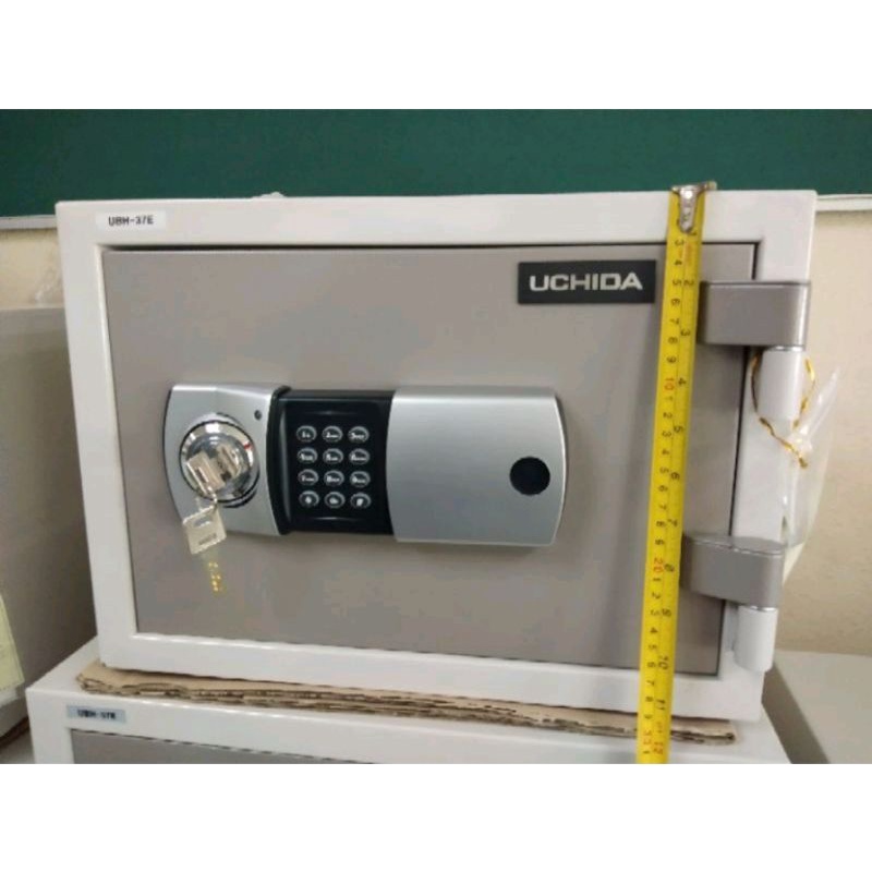 Peti besi Uchida Japan 37Kg fire resistant Safebox | Shopee Malaysia