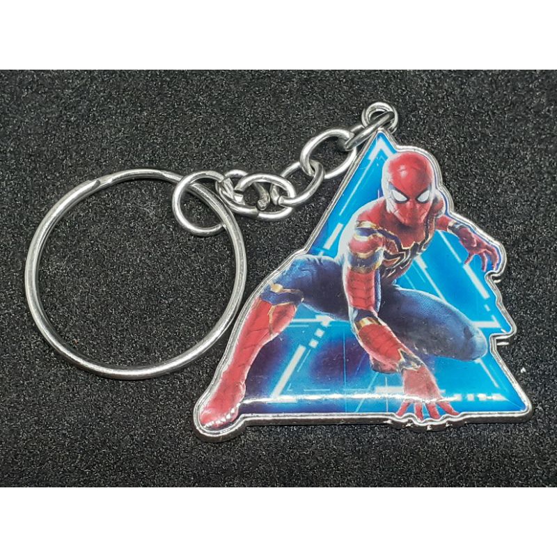 Vintage KitKat MARVEL AVENGERS INFINITY WAR METAL KEYCHAIN SPIDERMAN ...