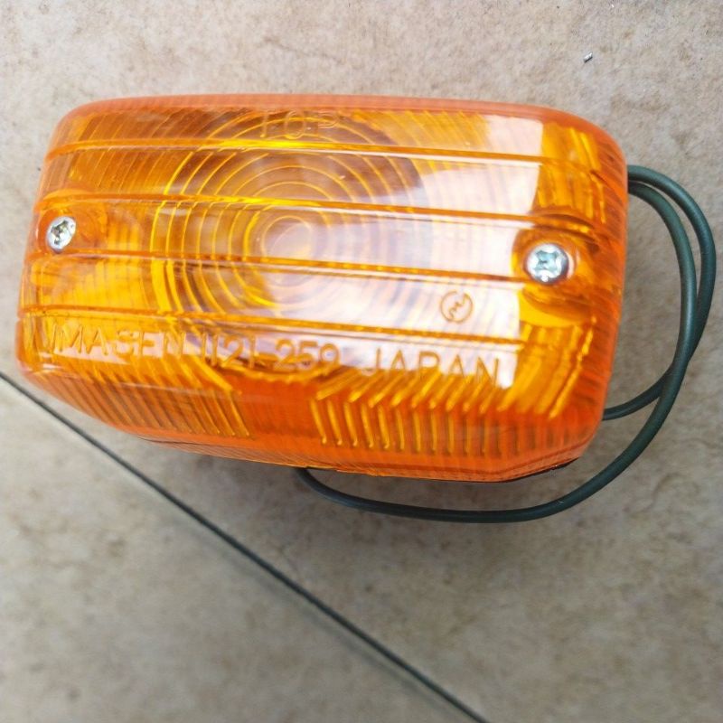 Yamaha Y80 right front signal lamp. 100% ori. | Shopee Malaysia