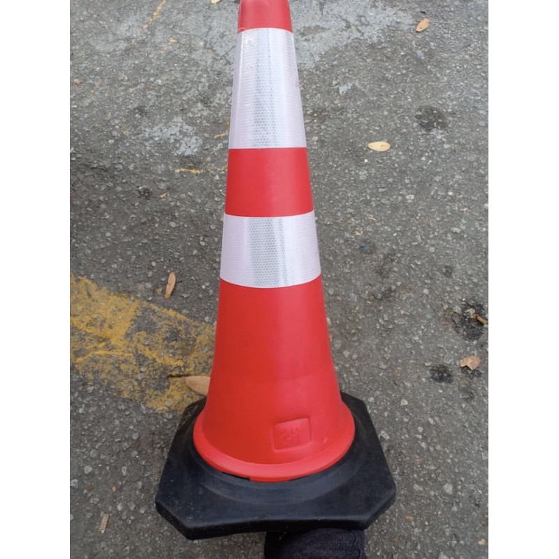 30'' Safety Traffic Pvc Cone/Kon Keselamatan Jalan Raya (READY STOCK ...