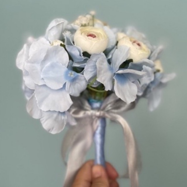 Bunga tangan/pegang sky blue(ros and hydrangeas) | Shopee Malaysia