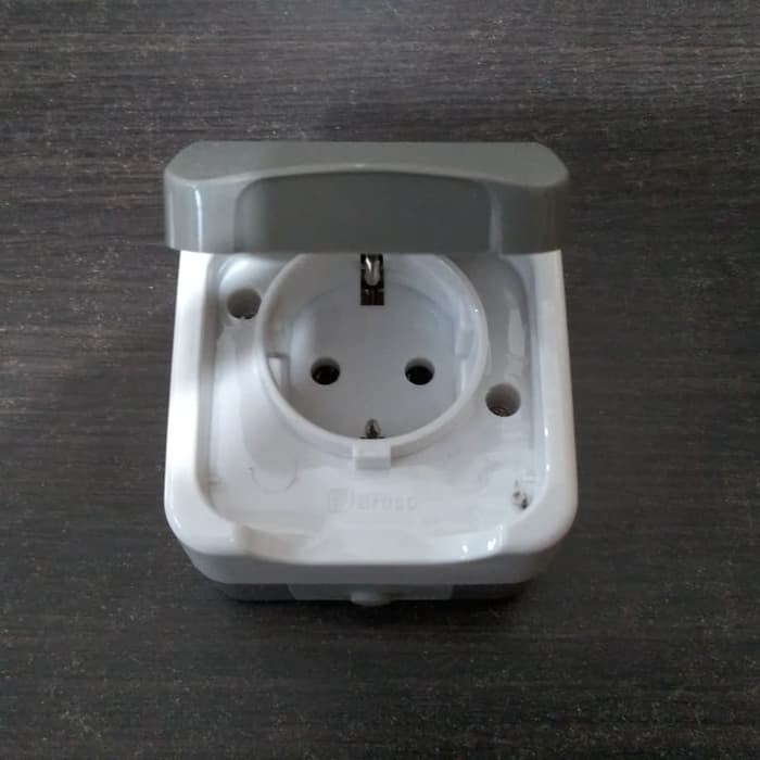BROCO Anti-Rain Socket, Water Splash Safe Outbow Plug | Shopee Malaysia