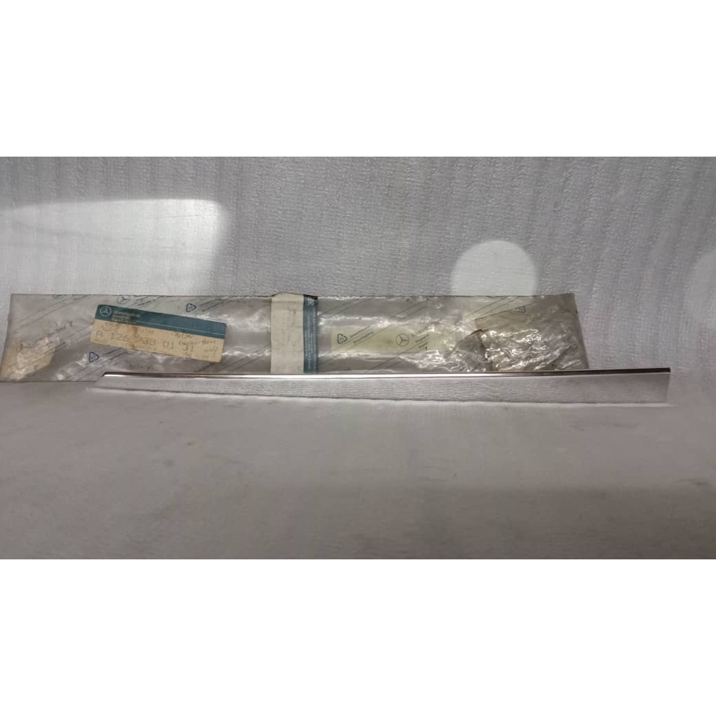 MERCEDES-BENZ W126 REAR DOOR CHROME WINDOW FRAME MOULDING (ORIGINAL ...