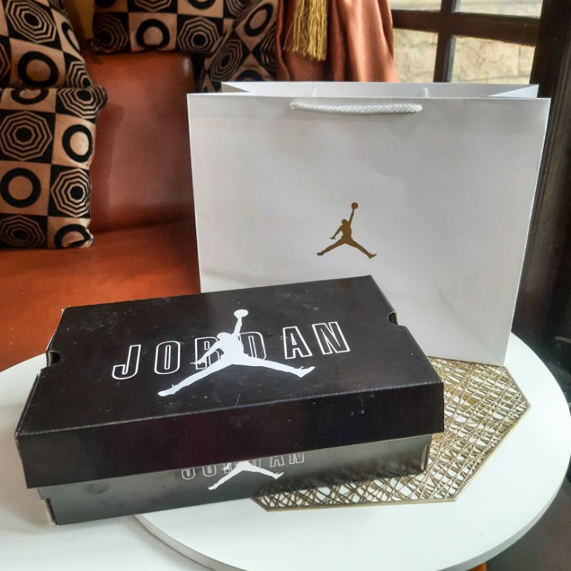 Paper Bags and Air Jordan Shoe Boxes Paperbags Nike Bags Gift Wrapping ...