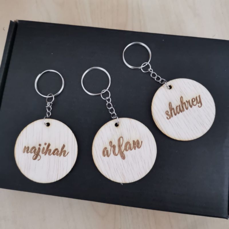 Ready stock Round shape wooden keychain souvenir custom made size 5cm x ...