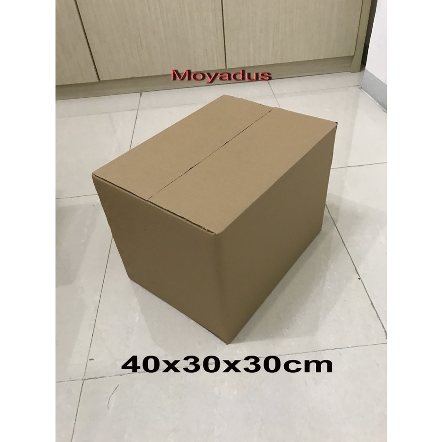 Uk cardboard/carton/box. 40x30x30 cm plain single wall sheet | Shopee ...