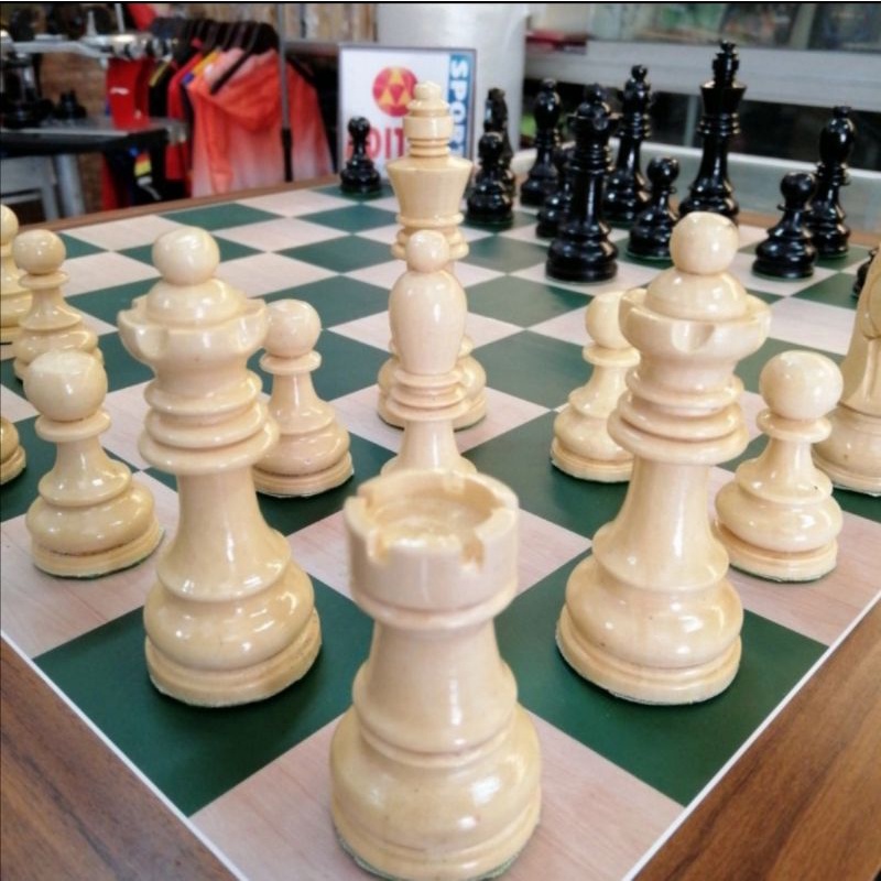 KAYU HIJAU Green Board Chess Set PERCASI Standard Wooden Pieces Good ...
