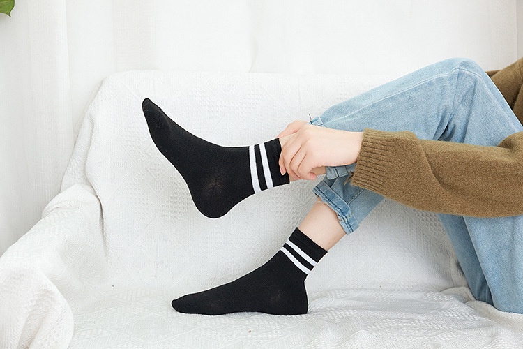 LOVESTORY Fashion Stripes Design Vertical Lines Socks Women Men Stokin ...