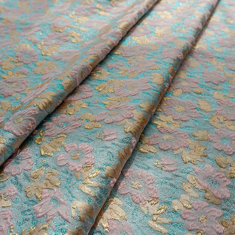 Exclusive Jacquard Brocade Fabric with Floral Motif / Kain Brokad Bunga ...