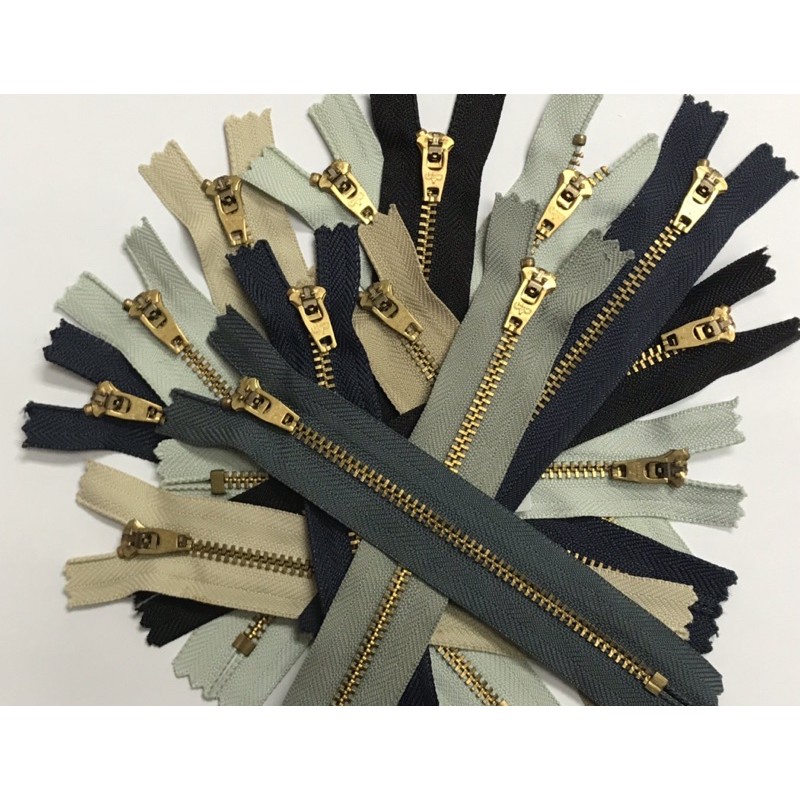 Hight Quality YKK Zipper with Ziphead (for Jeans, Bags, Jackets and etc ...