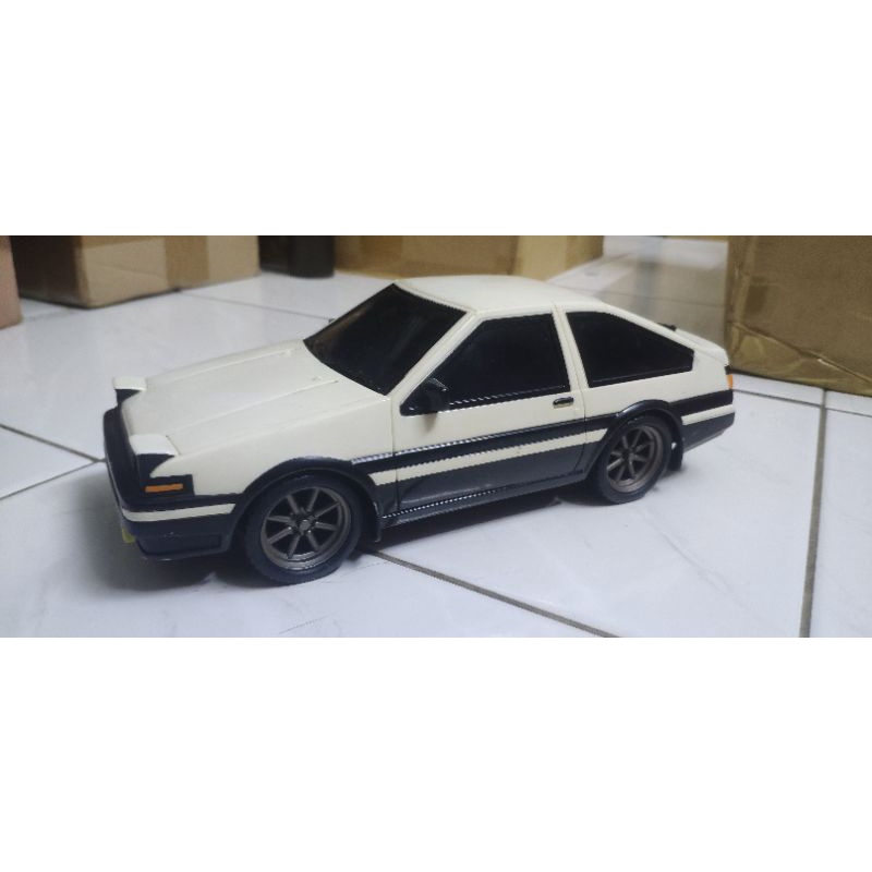 SK Takumi Fujiwara 1/18 BIG Initial D Toyota AE86 Sprinter Trueno Minicar | Shopee Malaysia
