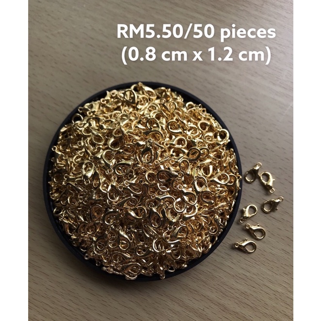RM5.50/50 pieces : SP-600 - Lobster Hook (Gold) - 0.8 cm x 1.2 cm | Shopee Malaysia