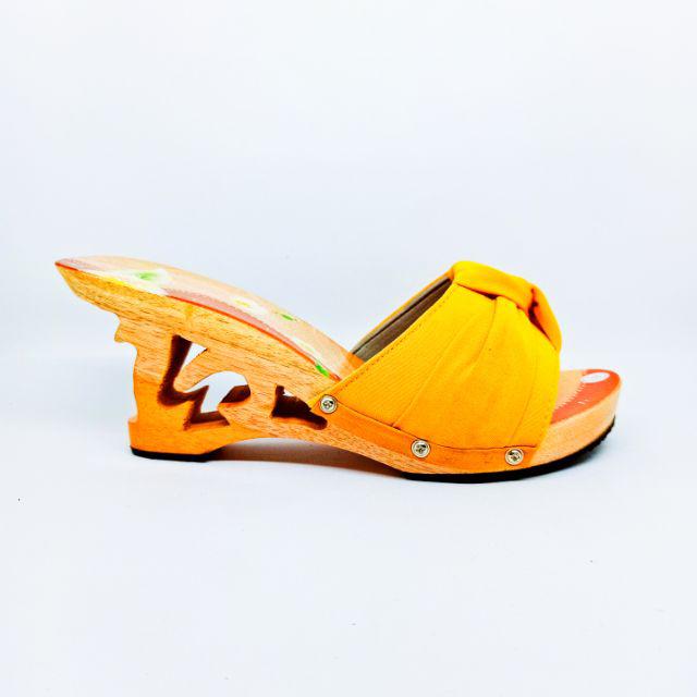 KELOM GEULIS WEDGES + KELOM WEDGES + CARVED KELOM + WOODEN KELOM ...