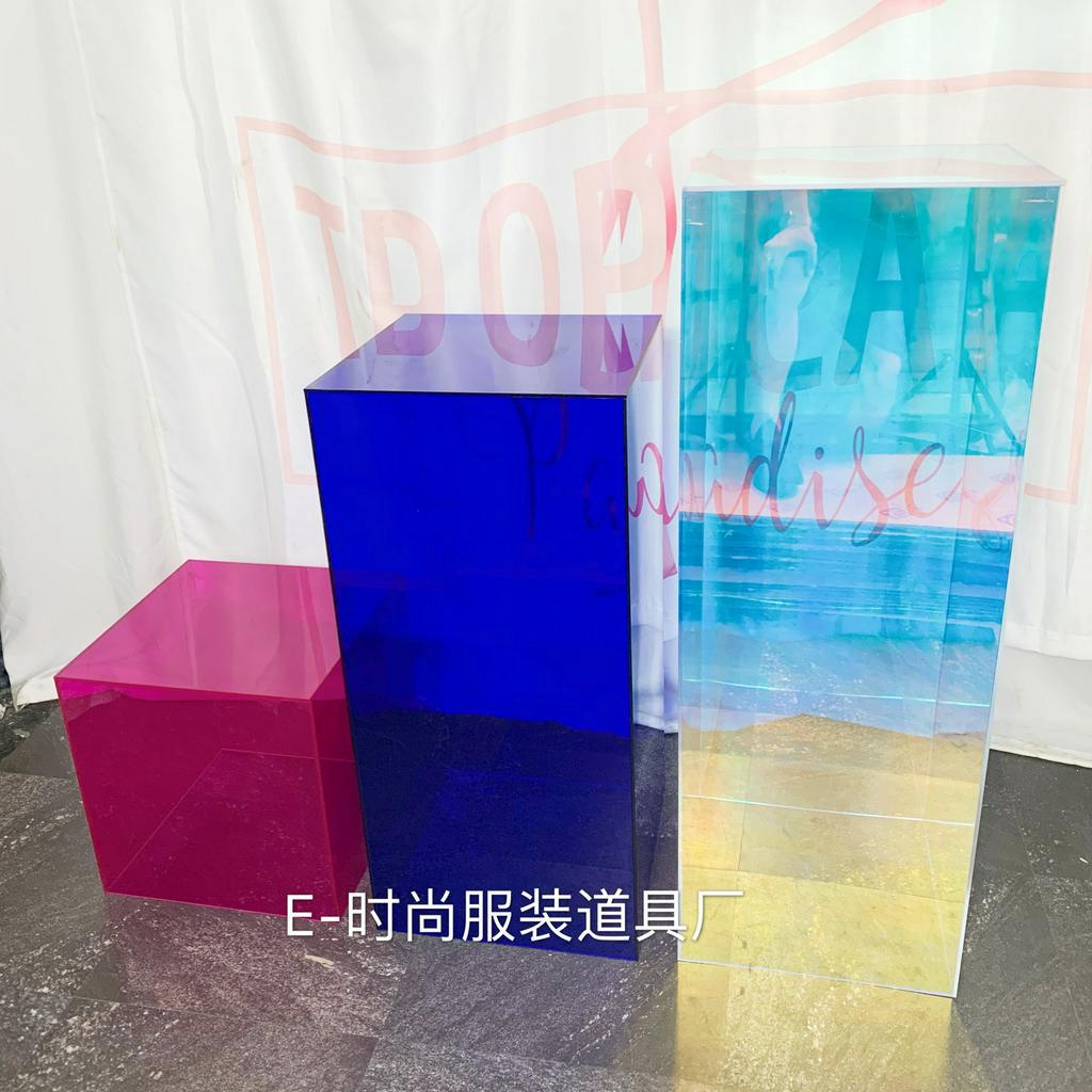 High-End Clothing Store Rak Paparan Stand Creative Flowing Table Kedai ...