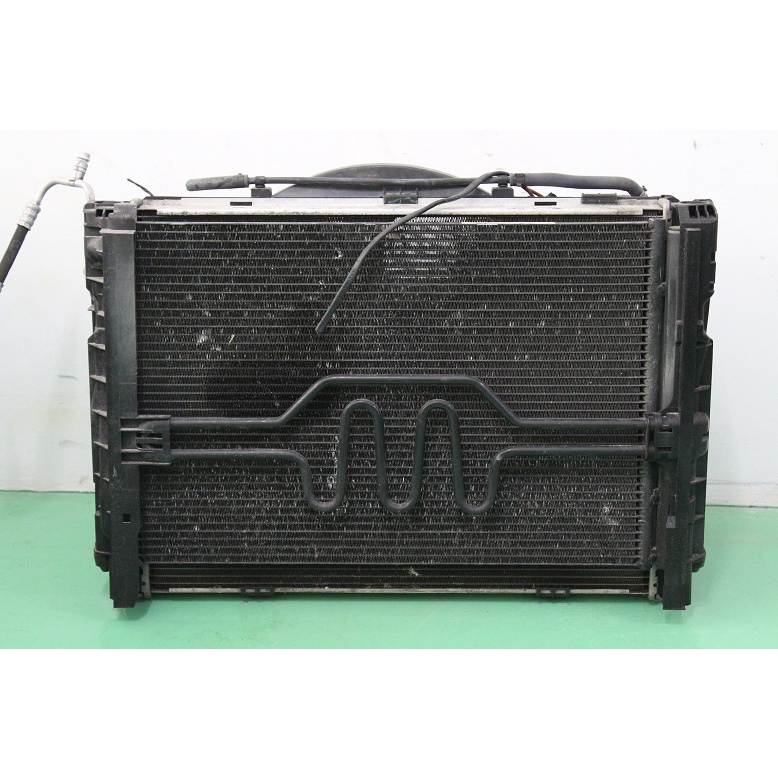 USED BMW E90 Radiator Condensor With Kipas Fan Tangki Air Oirginal ...