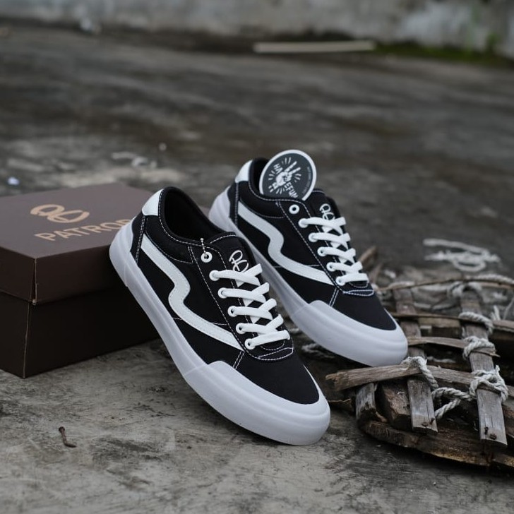 Patrobas Ivan Low Black White Original | Shopee Malaysia