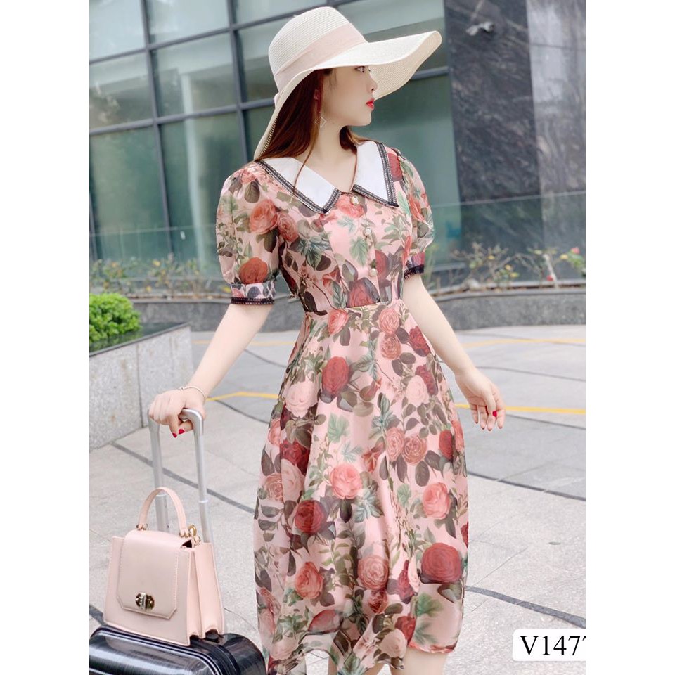 V1477 BEAUTIFUL dress HP DVC (Model photo and floor cover photo taken ...