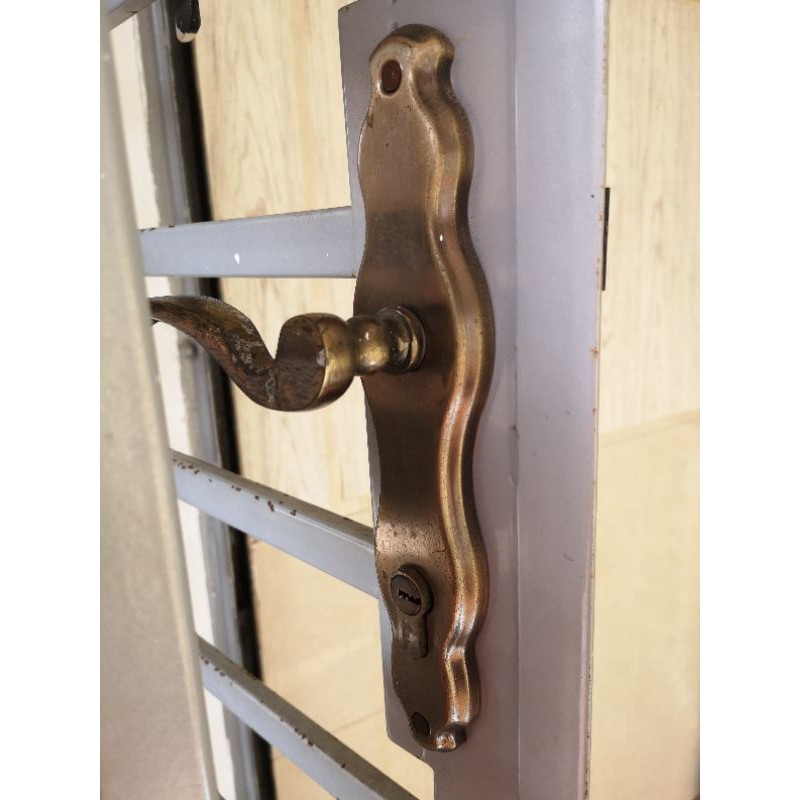 GRILL DOOR LOCK FULL SET | Shopee Malaysia