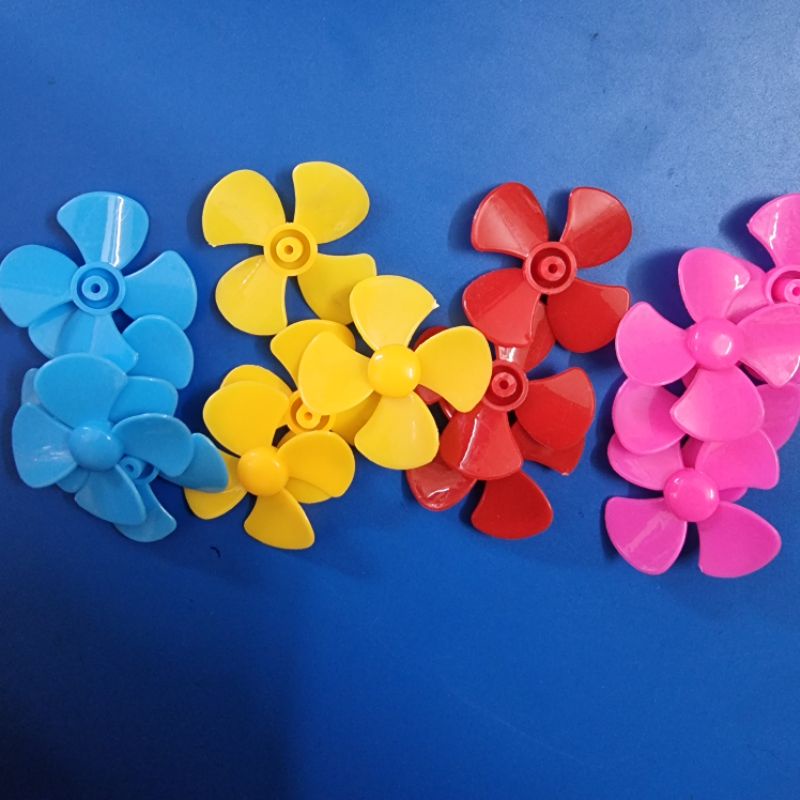 4-blade mini plastic propeller 4cm/6cm/8cm 2mm shaft (1 piece) | Shopee ...