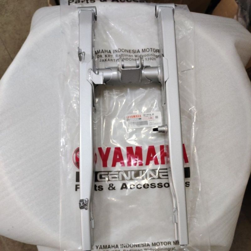 Rear Fork Swing Arm Fork Shrimp Claw Rear Arm Comp SILVER COLOR Yamaha ...