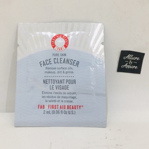 First AID BEAUTY FAB Pure Skin Face Cleaner - Sample Sachet 2 ml ...