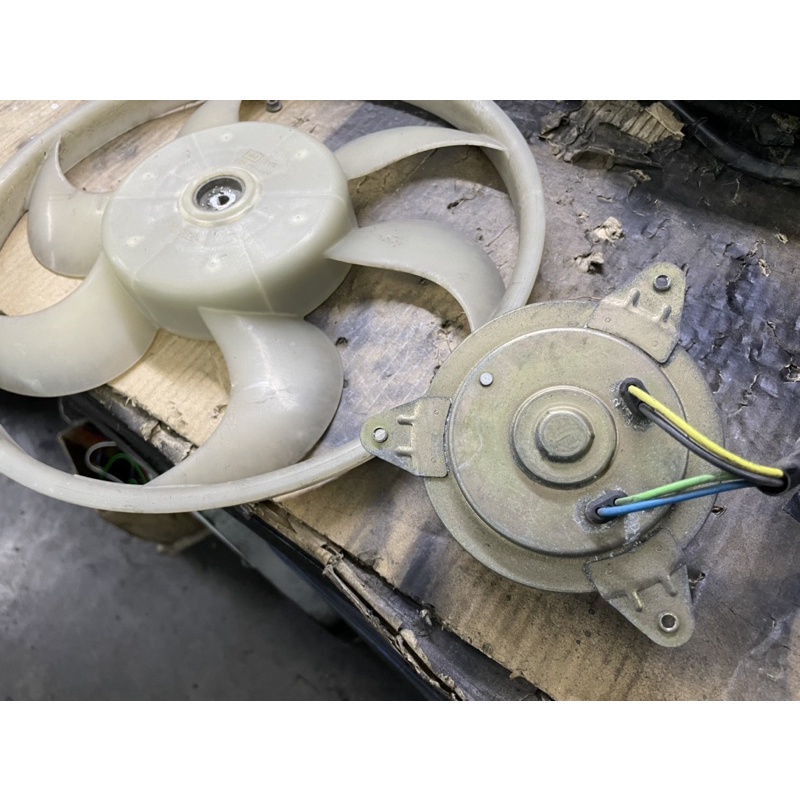 Nissan urvan E25 radiator condenser fan motor with fan blade original ...