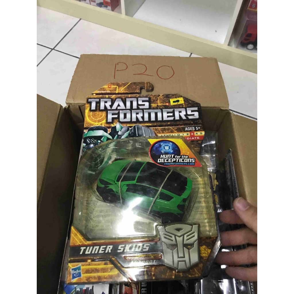 Hasbro Transformers HFTD Deluxe tuner Skids NEW | Shopee Malaysia