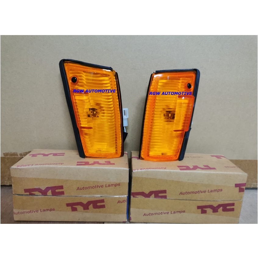 TOYOTA CORONA TAXI CT141 1985 YEAR PARKING CORNER LIGHT / SIGNAL ANGLE ...