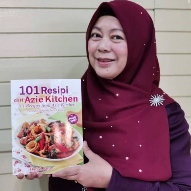 BUKU MASAKAN AZIE KITCHEN EDISI 1 | Shopee Malaysia