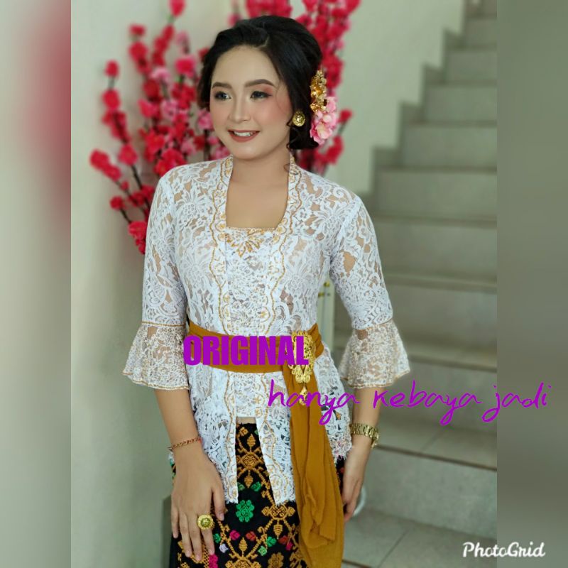 Kebaya becomes semi-French with gold sequin samblung motif (M &L ...