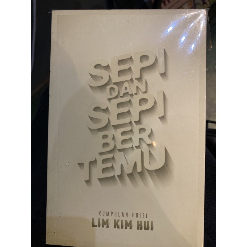 Sepi dan sepi bertemu (Kumpulan puisi) | Shopee Malaysia