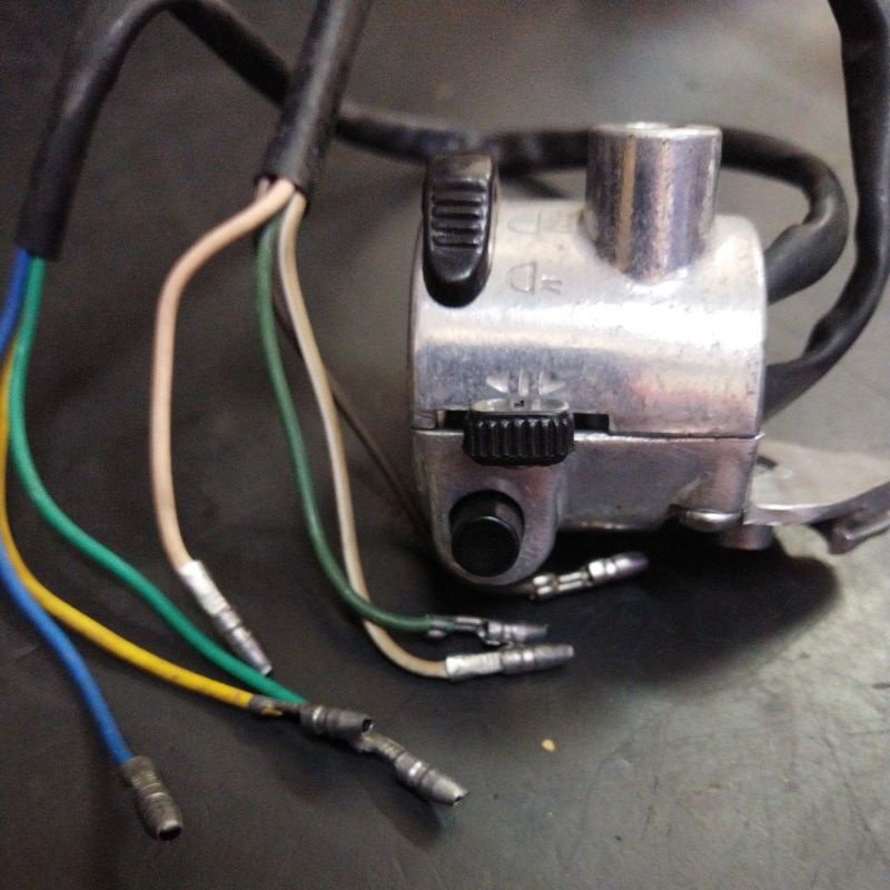 Yamaha V75 handle switch. Left. | Shopee Malaysia
