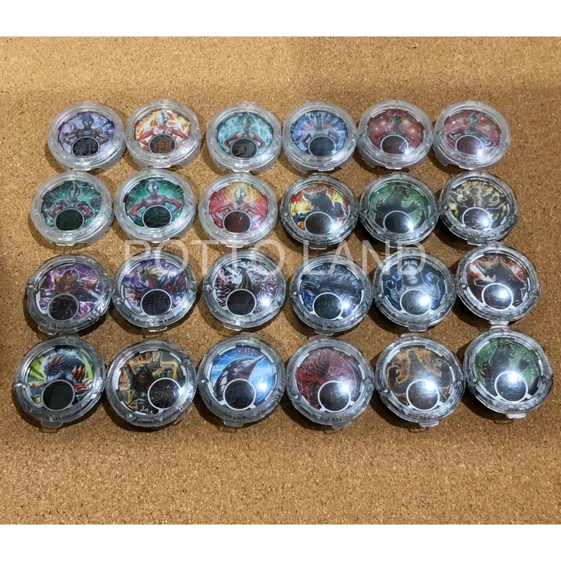 Crystal Ultraman R/B Coin | Shopee Malaysia