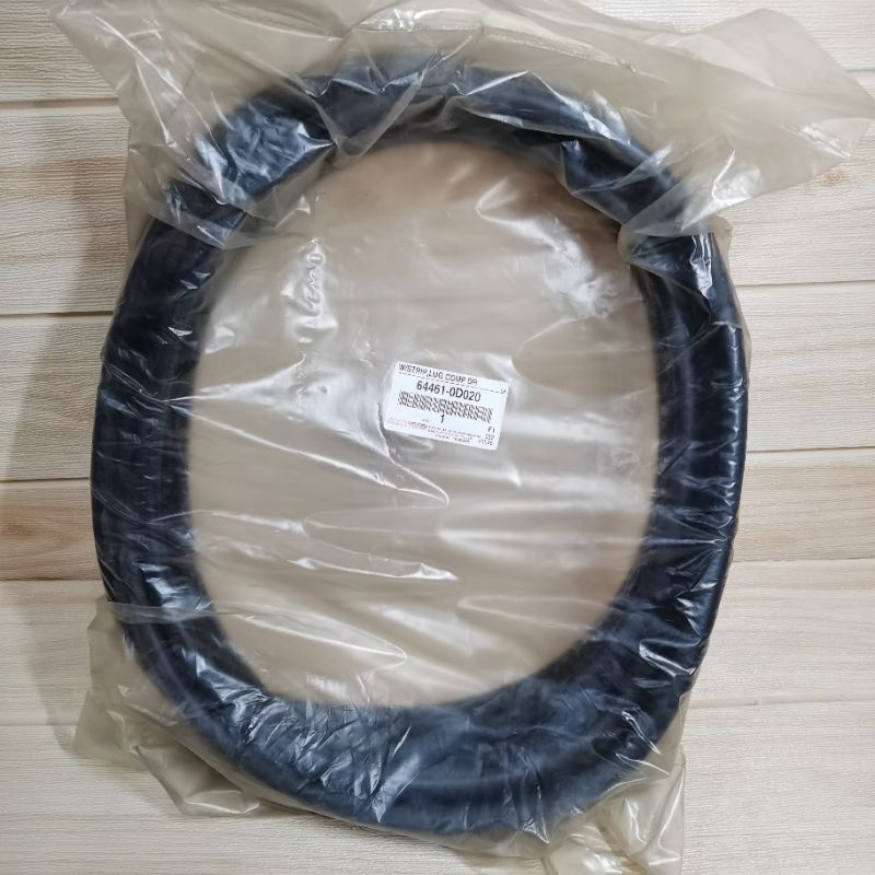 TOYOTA VIOS NCP42 REAR BOOT STRIP BONNET RUBBER 64461-OD020 ORIGINAL ...