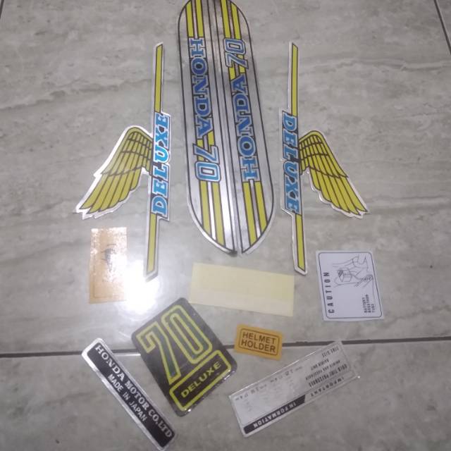 Honda c70 2 yellow line striping sticker | Shopee Malaysia