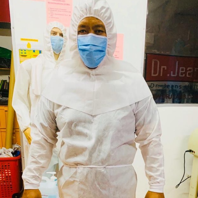 10 Sets of PPE KKM approved - Isolation gown + Head cover + Feet covers ...