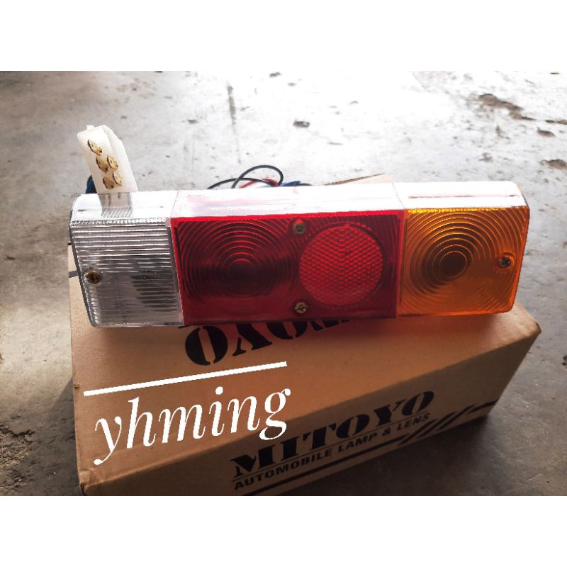 NISSAN DATSUN 720(80) TAIL LAMP(SET) | Shopee Malaysia