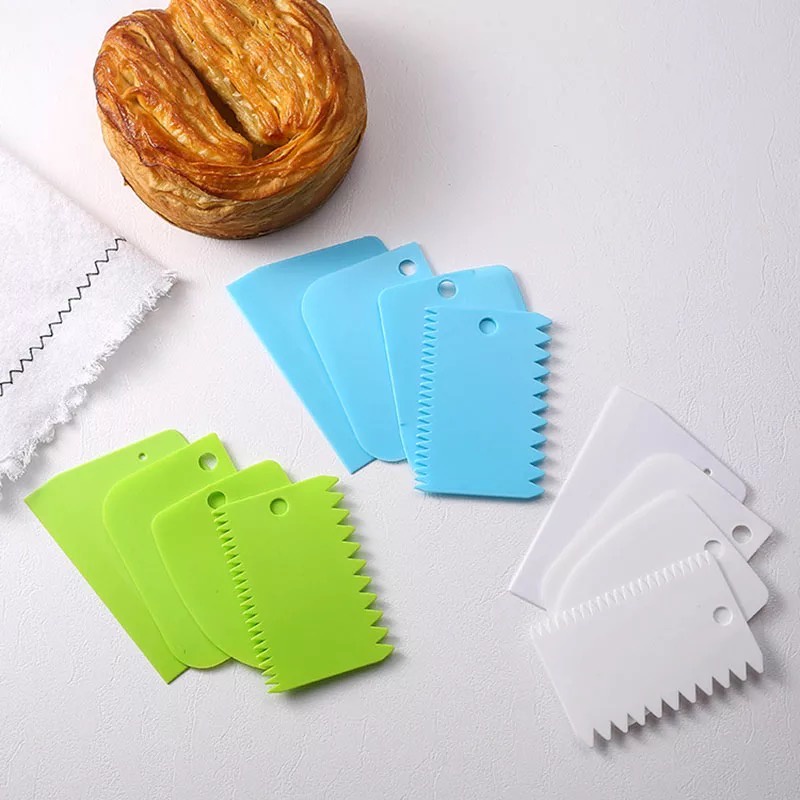 4pcs Dough Cutter Pengikis Kek Plastic Cream Scrapper Icing Foundant ...