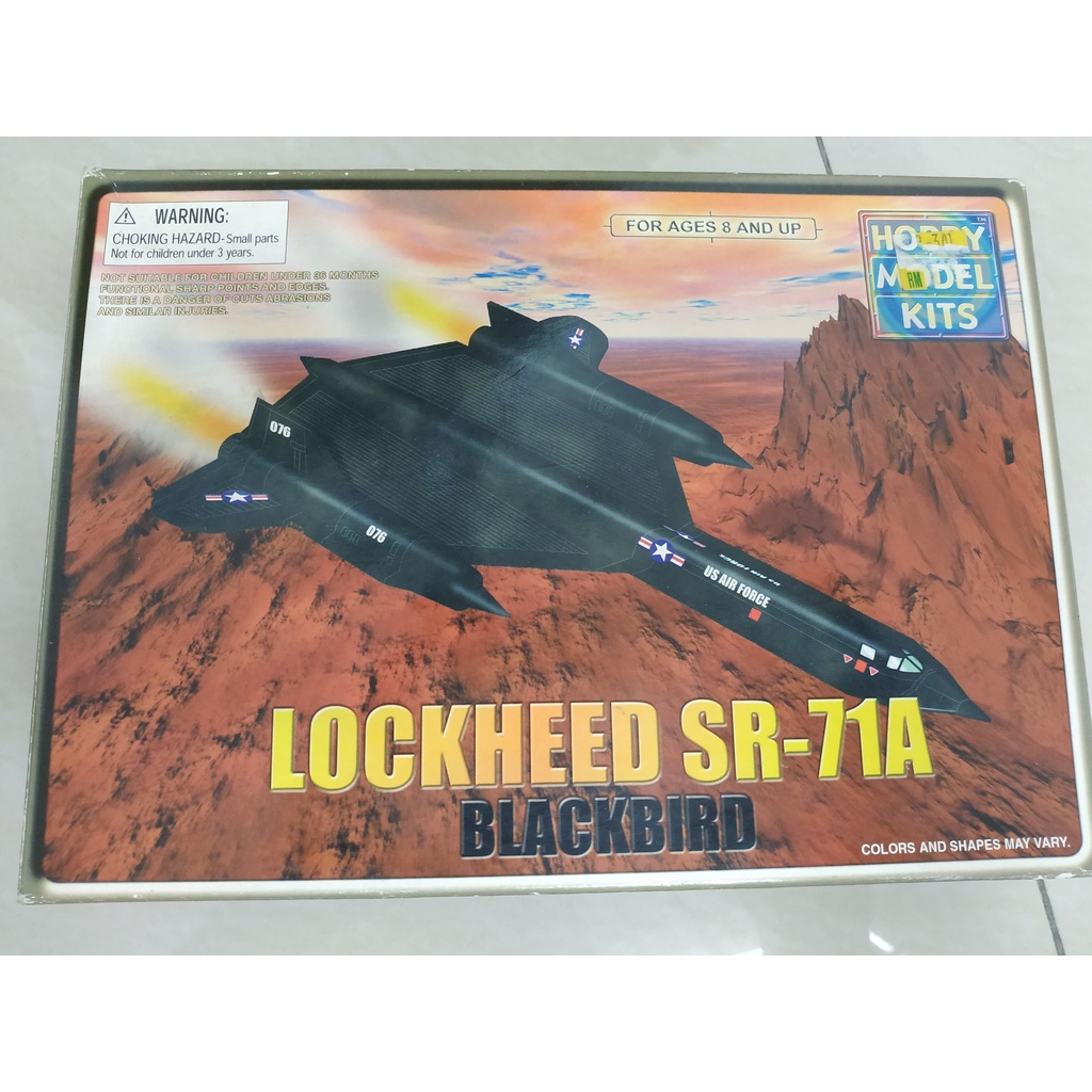Lockheed SR-71A Blackbird plastic model kit approx 22cm Scale maybe 1/ ...