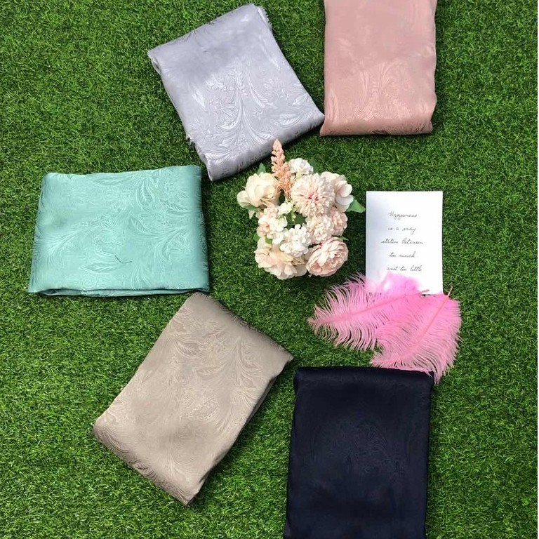 Kain Meter Royal Satin Jacquard Bidang 58" / China Silk / Sutera Cina ...