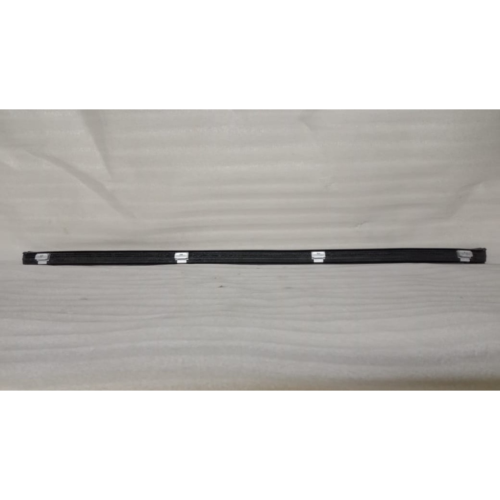 MERCEDES-BENZ W210 FRONT DOOR GLASS OUT MOULDING (ORIGINAL) | Shopee ...