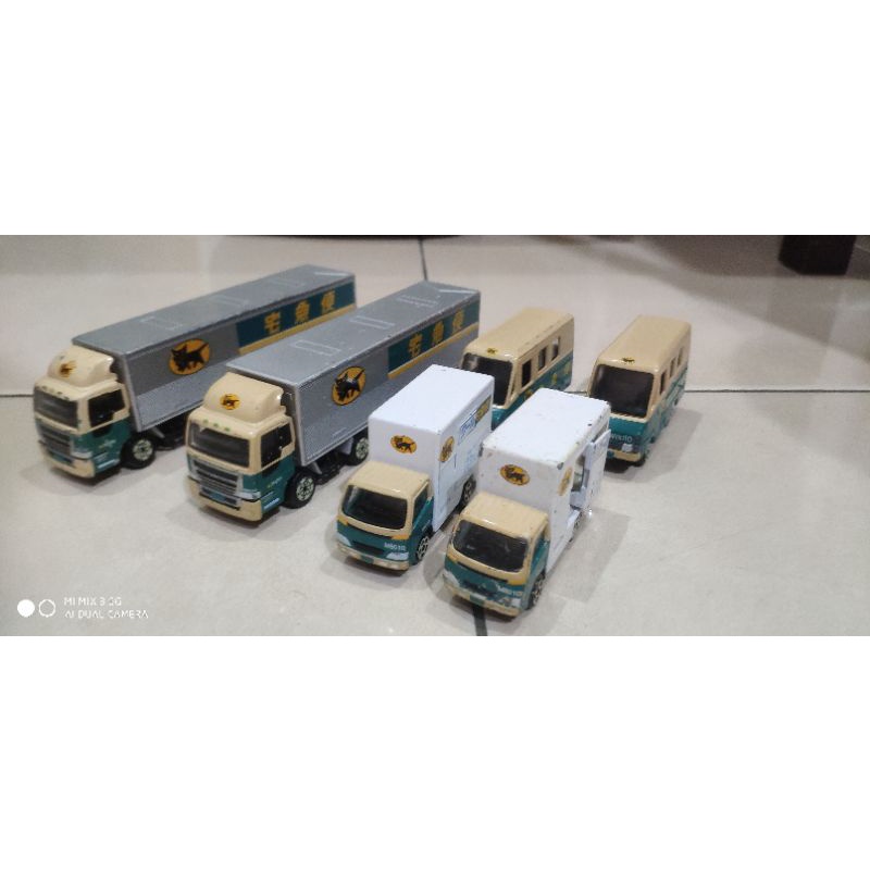 japan pos express courier lorry truck van transporter black cat japan ...
