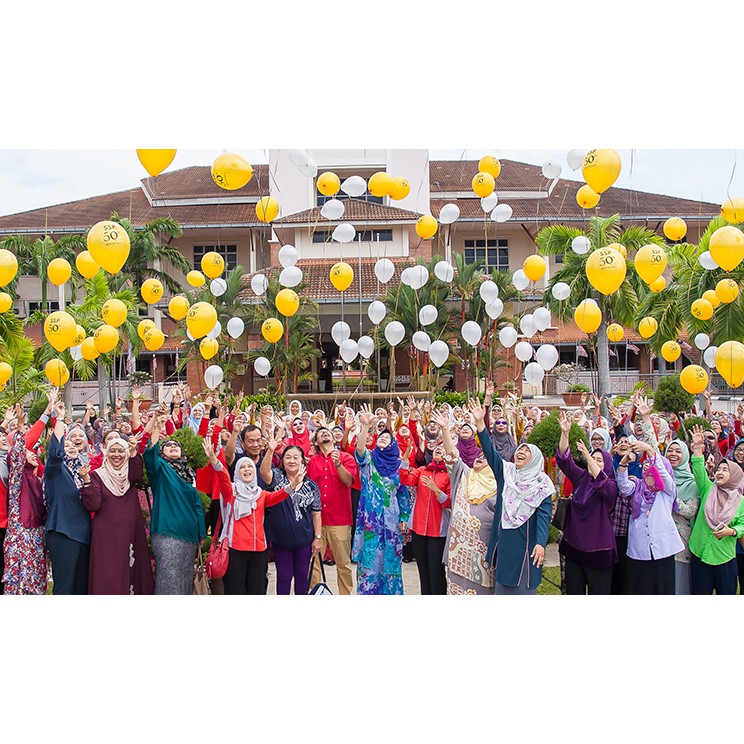 PUTERI - Coffee Table Book : SEKOLAH SERI PUTERI GOLDEN JUBILEE 50 ...