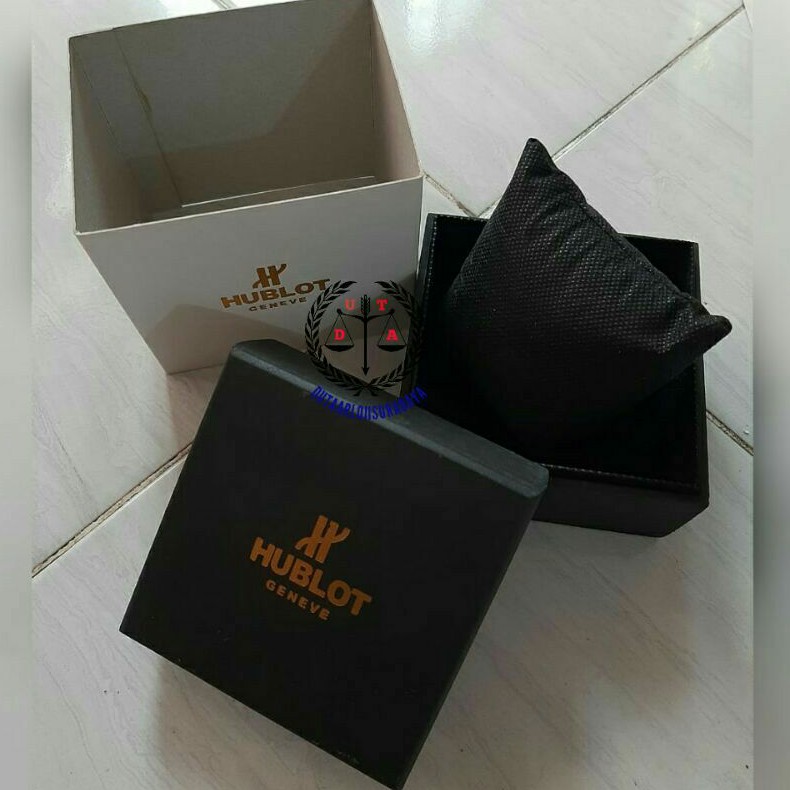 KAYU Wooden HUBLOT BOX WATCH BOX | Shopee Malaysia