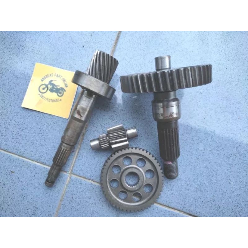 Used original spacy fi vario 110 Axle Ratio Gear gearbox | Shopee Malaysia